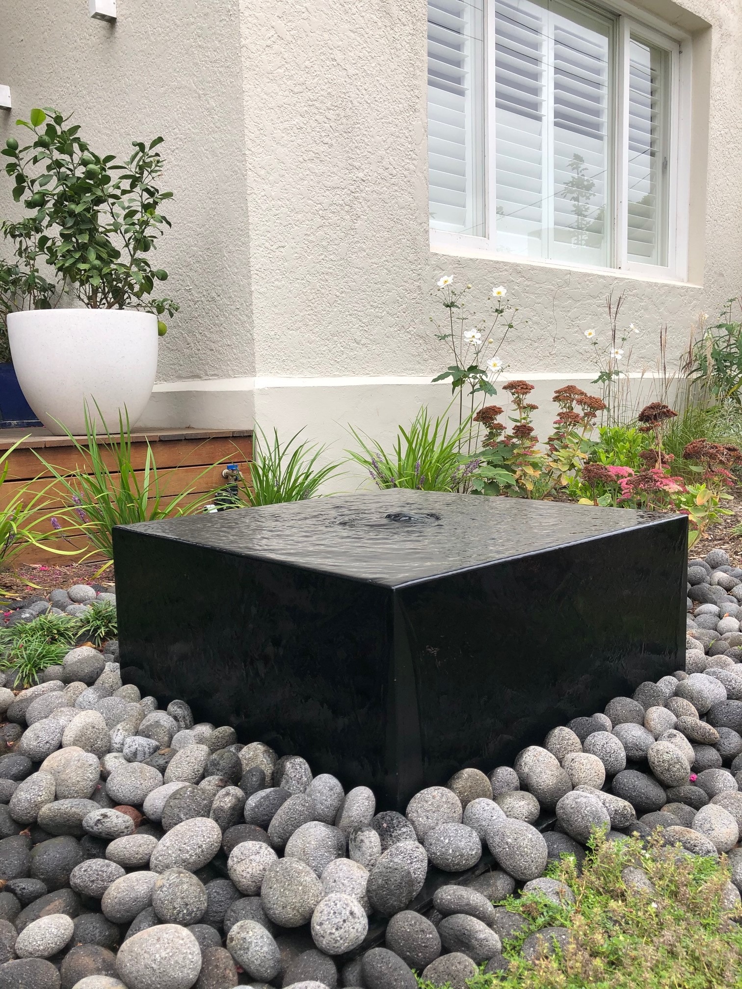 Custom Stainless Steel Wet Edge Ponds